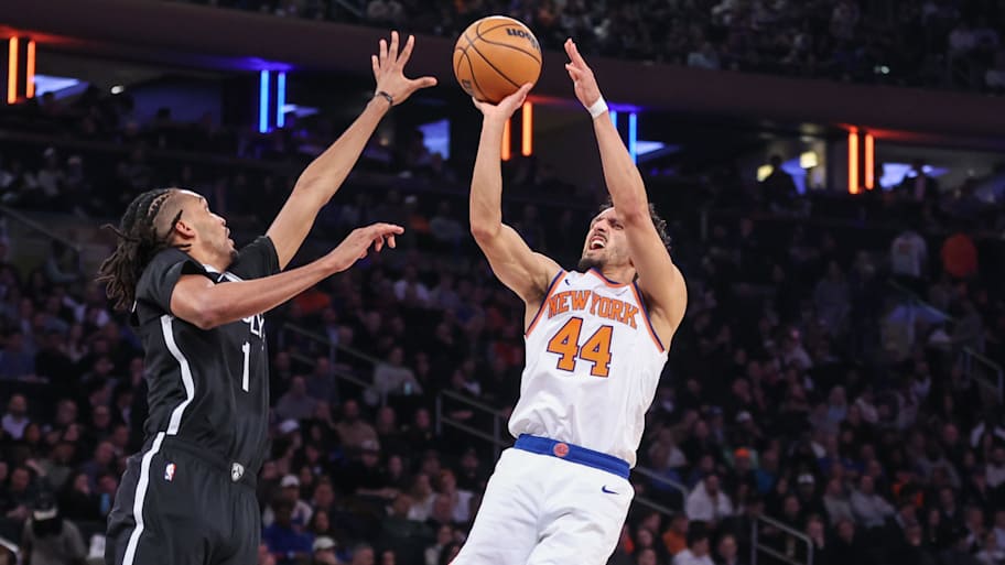 Knicks snap losing streak with blowout win over Nets