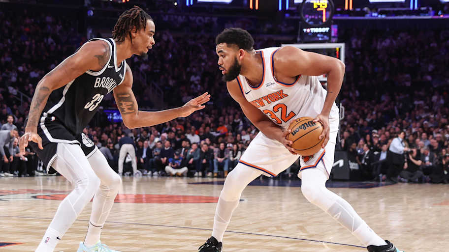 Knicks snap losing streak with blowout win over Nets