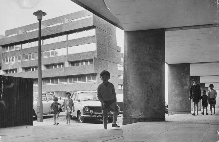 Lost photos chart rise and fall of Hunslet's Leek Street flats