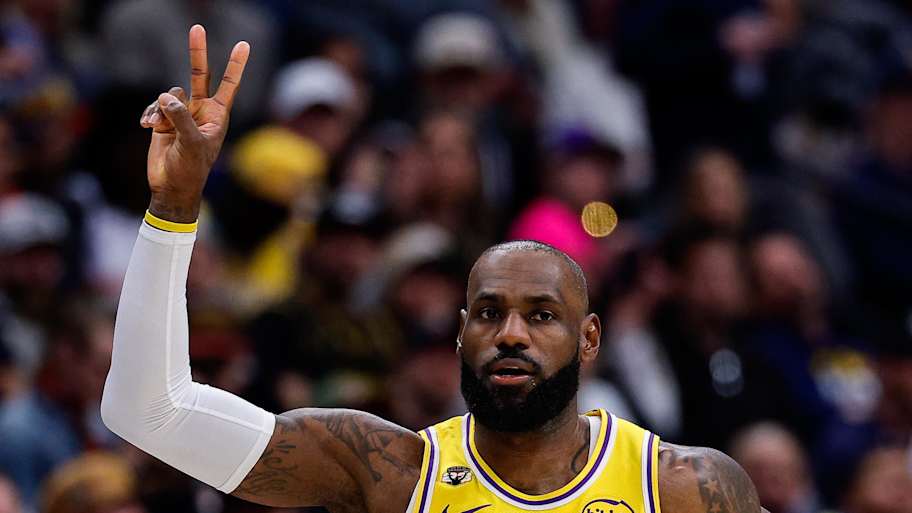NBA insider suspects Lakers may trade LeBron James