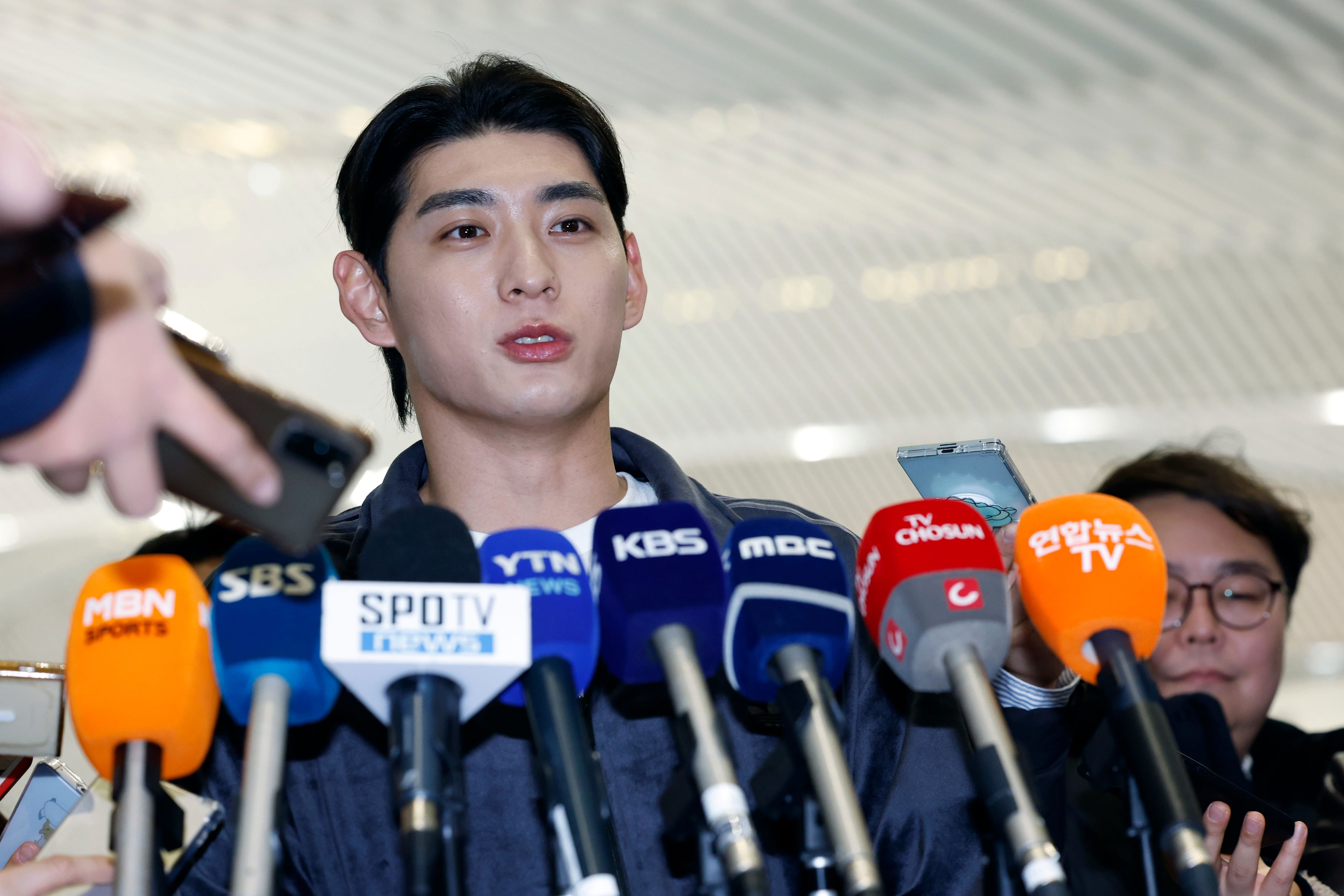 Lee Jung-hoo detained at LA airport over documentation