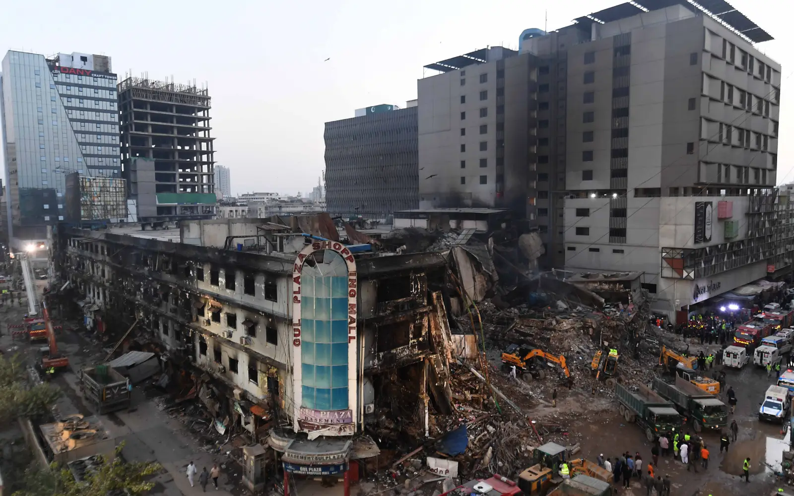 Death toll in Pakistan mall fire hits 55