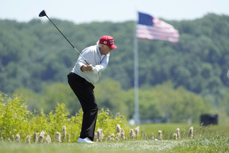 Local DC golf community on edge as Trump takeover looms