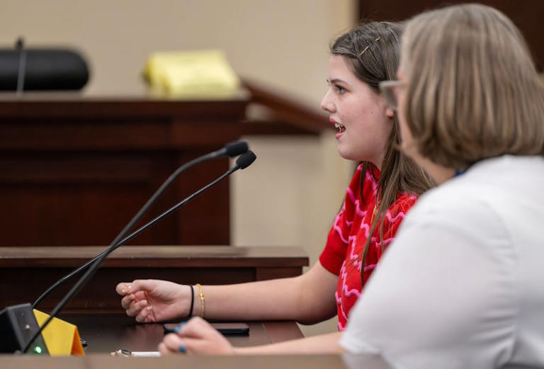 Bill prohibiting 'bell-to-bell' cellphone use in Utah's K-12 schools ...