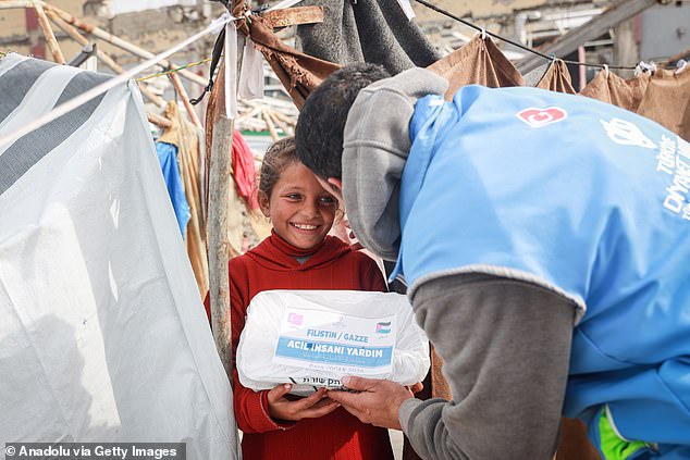 YouTube star Ms. Rachel explains how she accidentally liked antisemitic ...