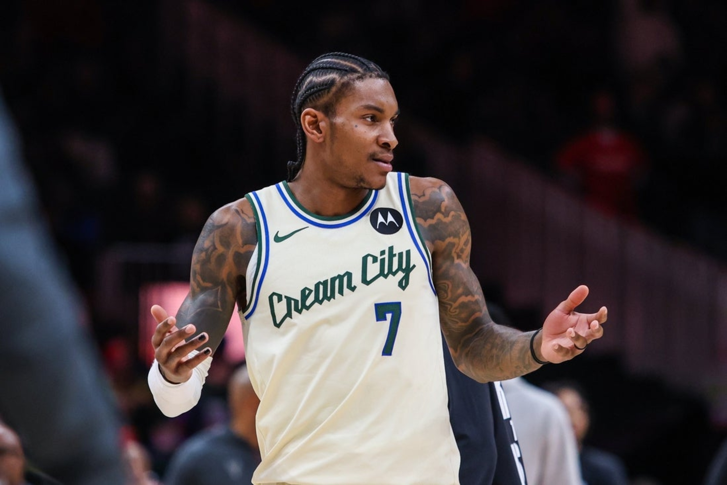 Bucks G Kevin Porter Jr. (oblique) out indefinitely