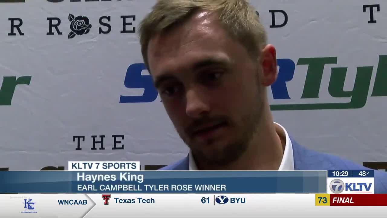 Haynes King wins Earl Campbell Tyler Rose Award