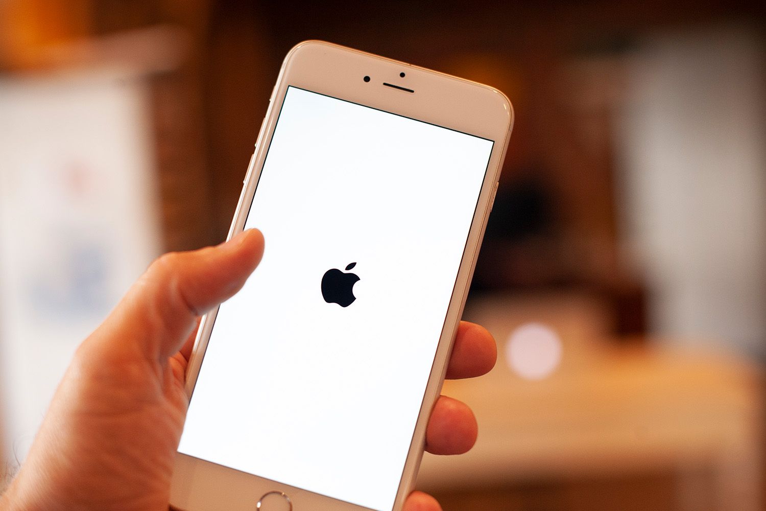 How to fix an iPhone stuck on the Apple logo in 3 steps