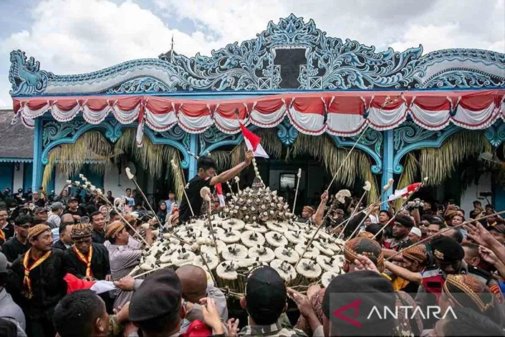 Sejarah lengkap konflik Kraton Solo hingga bubarnya Daerah Istimewa ...