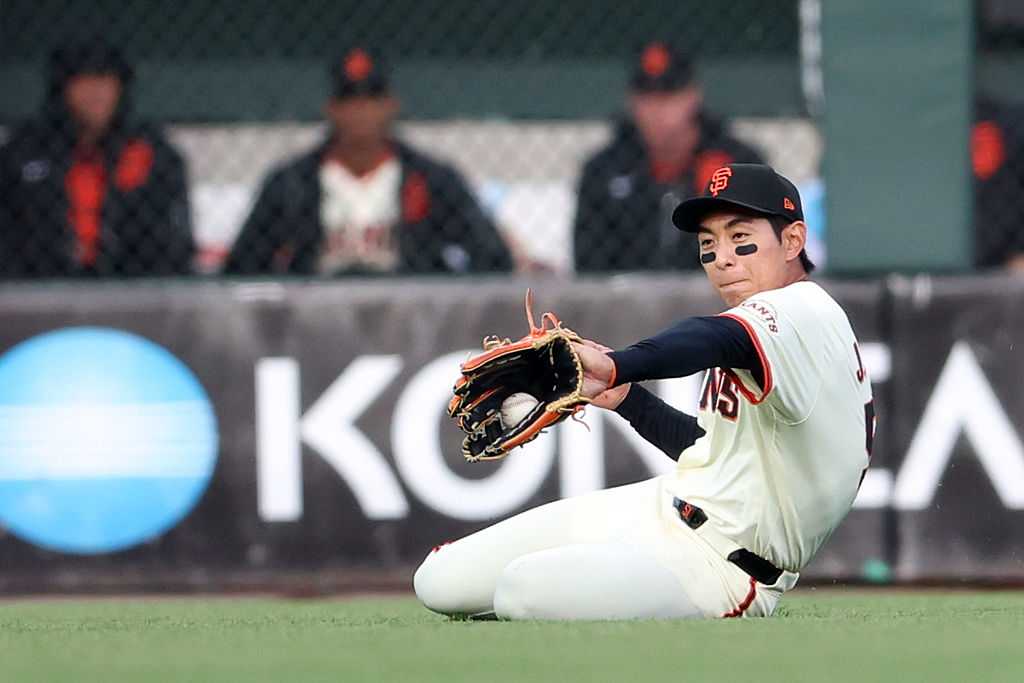 Giants outfielder Jung Hoo Lee released from detainment at Los Angeles ...
