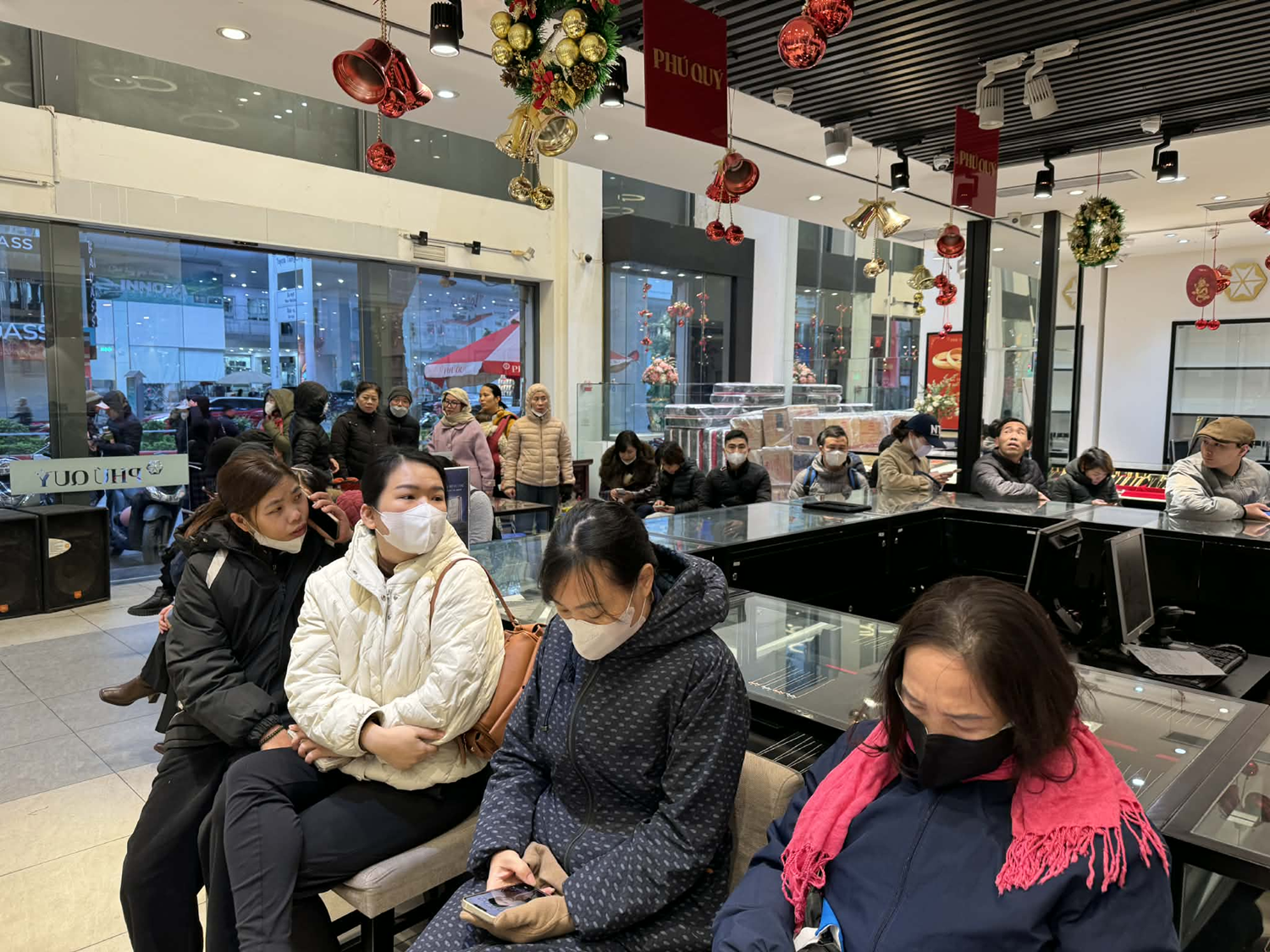 Giá vàng miếng giảm gần 2 triệu đồng