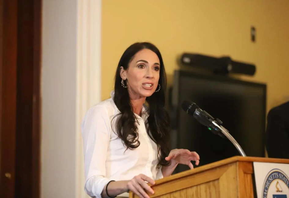 Auditor signals plans for records lawsuit against Massport