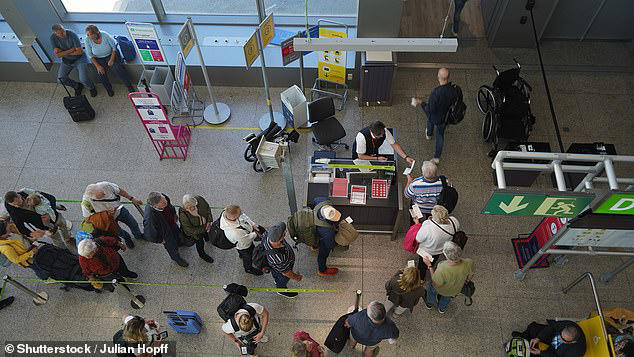 Are you guilty of being 'gate lice'? Passengers demand more airlines ...
