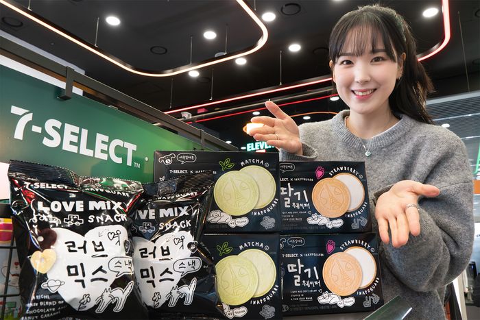 세븐일레븐, '이나피스퀘어' 콜라보 PB스낵 3종 출시