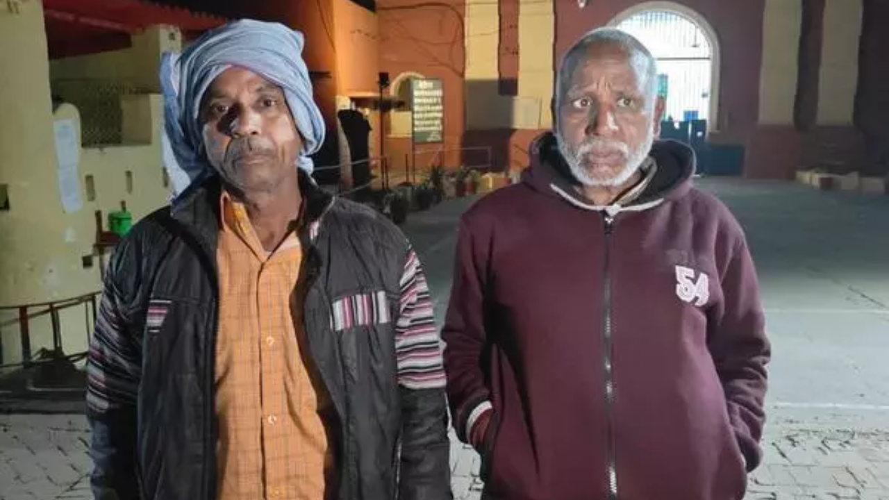 Main ‘Azad’ hoon: UP man acquitted after 24 years finally walks out of ...