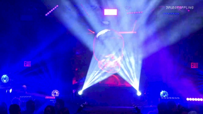 José Loera vs Justin Rader fight to win 302