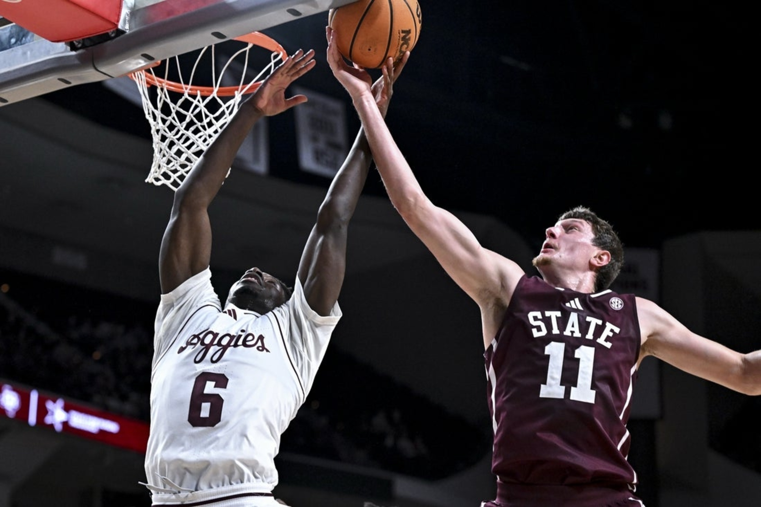 Behind Rashaun Agee's 23, Texas A&M pulls away from Miss. State