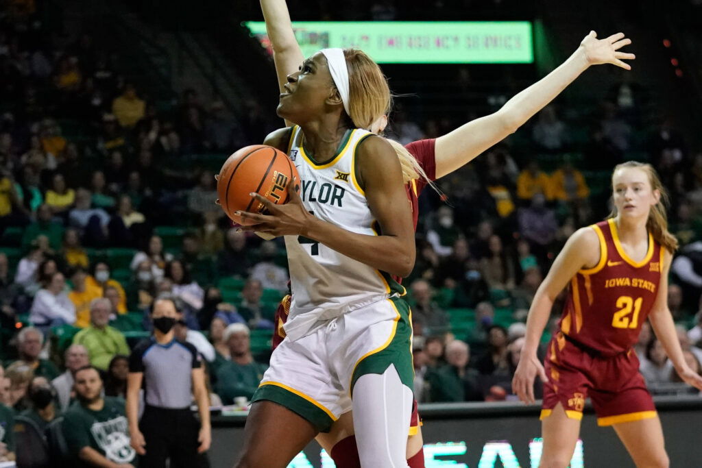 Former Las Vegas player Queen Egbo delivers statement night in WCBA