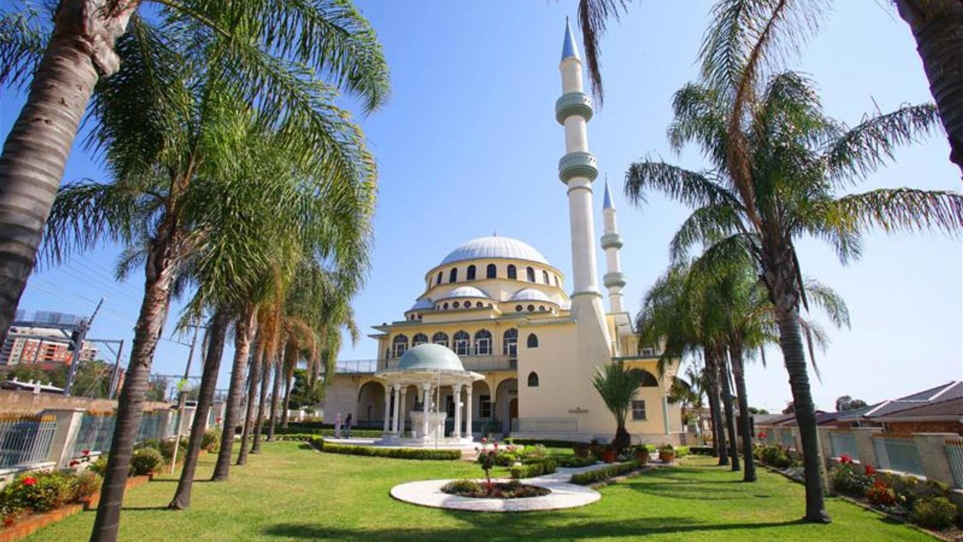 Muslim community should be 'doing the policing' on Islamic extremism