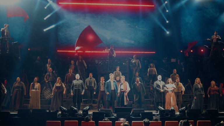 Theater review: ‘Les Misérables’ marks 40 years with Manila spectacular