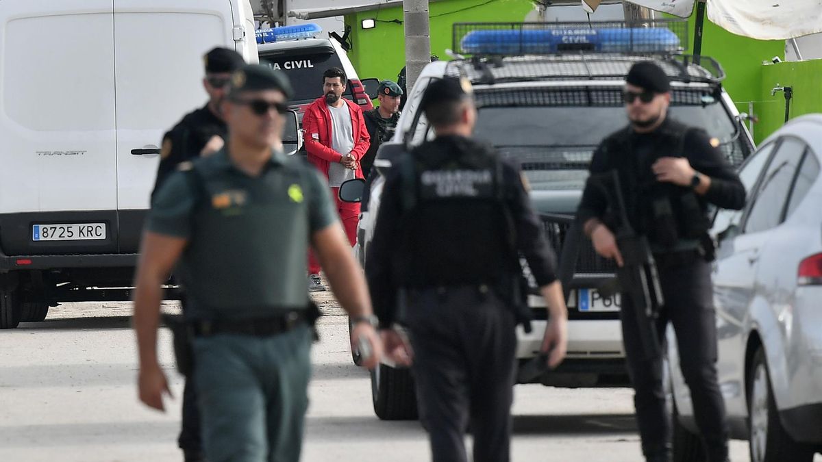 Cocaína en el coche y uniformes en el maletero: un policía local ...