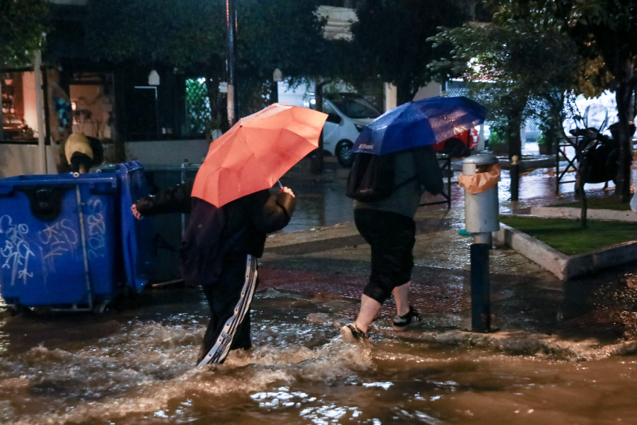 Φονική κακοκαιρία με δύο νεκρούς, πλημμύρες και καταστροφές - Πού ...