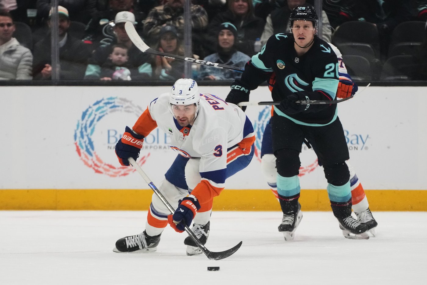 Kraken snap four-game skid with 4-1 win over Islanders