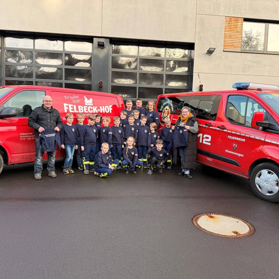 Pullover vom Felbeck-Hof für die Feuerlöwen