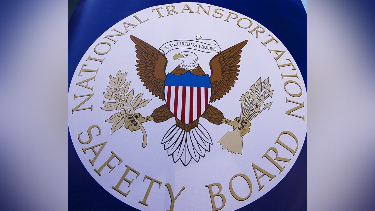 Nearly 1 year after DCA plane crash, NTSB gives behind the scenes look ...