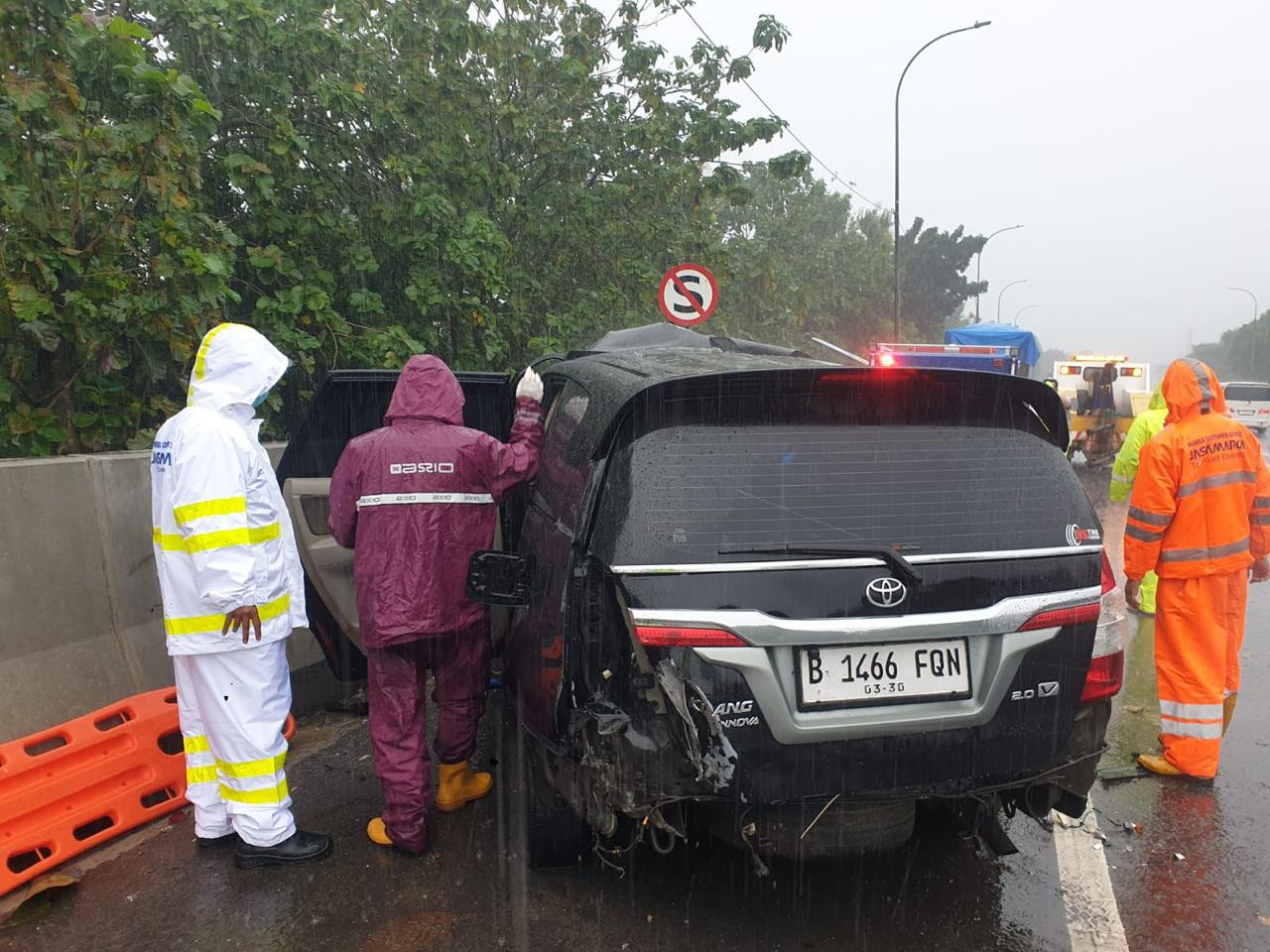 Pejabat Pemkab Bekasi tewas dalam kecelakaan maut di Tol Cipularang