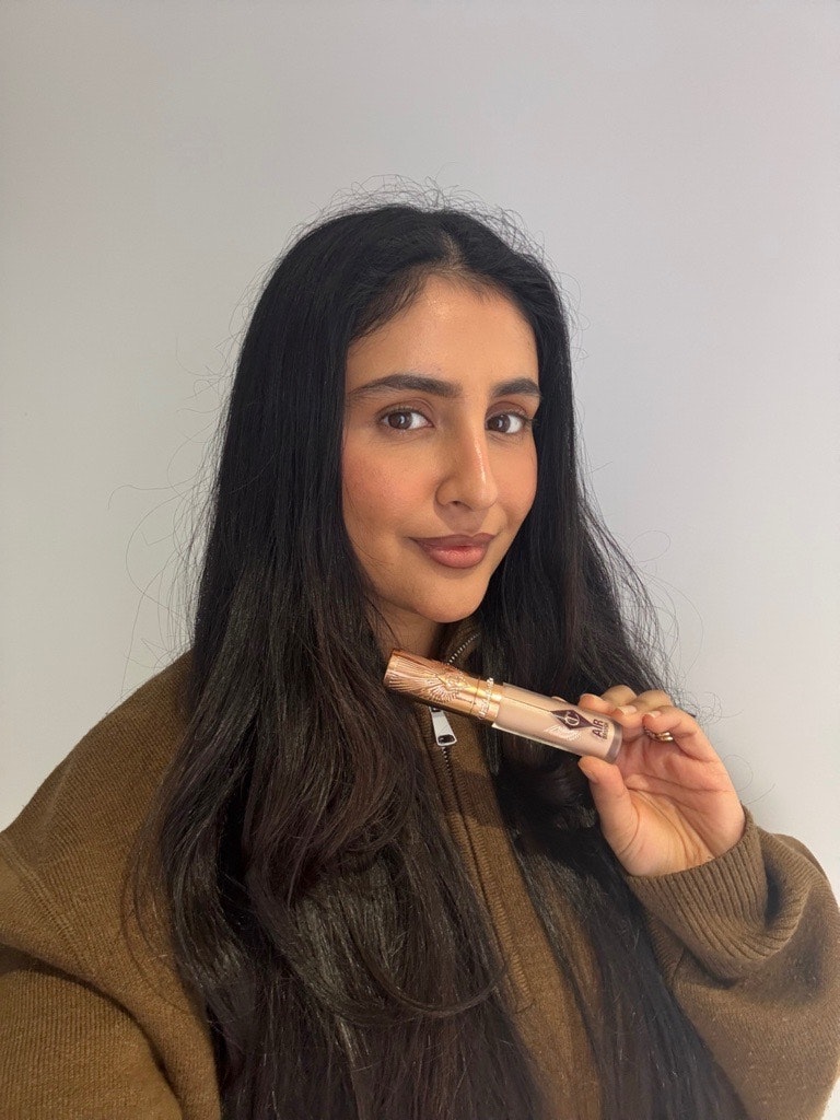 Sienna Miller swears by the new full-coverage Charlotte Tilbury ...