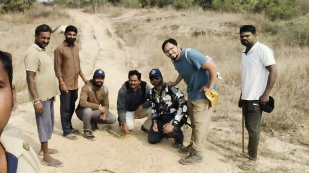 Leopard | దుబ్బగూడెం శివారులో చిరుత పులి సంచారం. భయాందోళనలో ప్రజలు