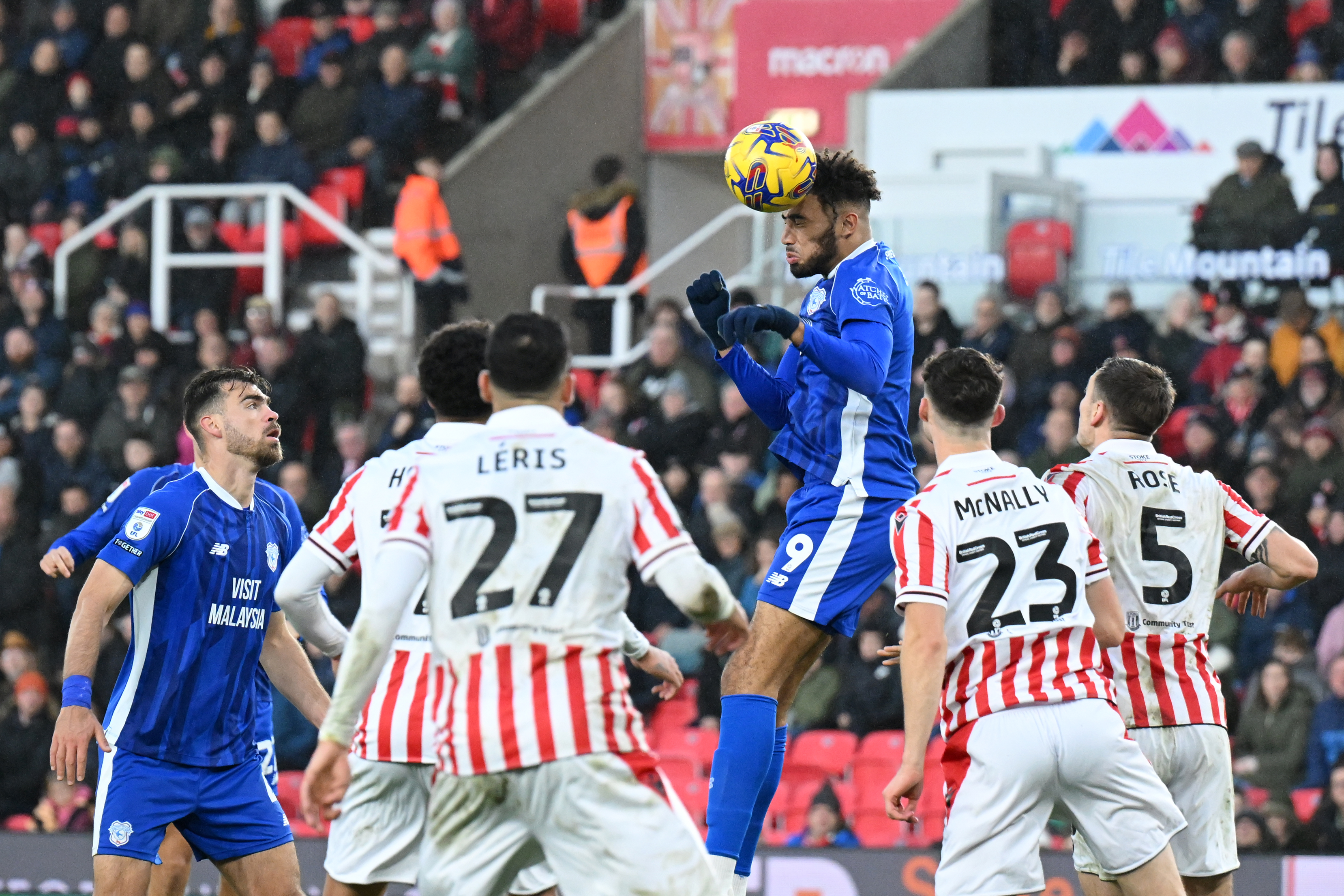 Rangers agree fee, Celtic star 'not leaving', 6ft 6in striker joins ...