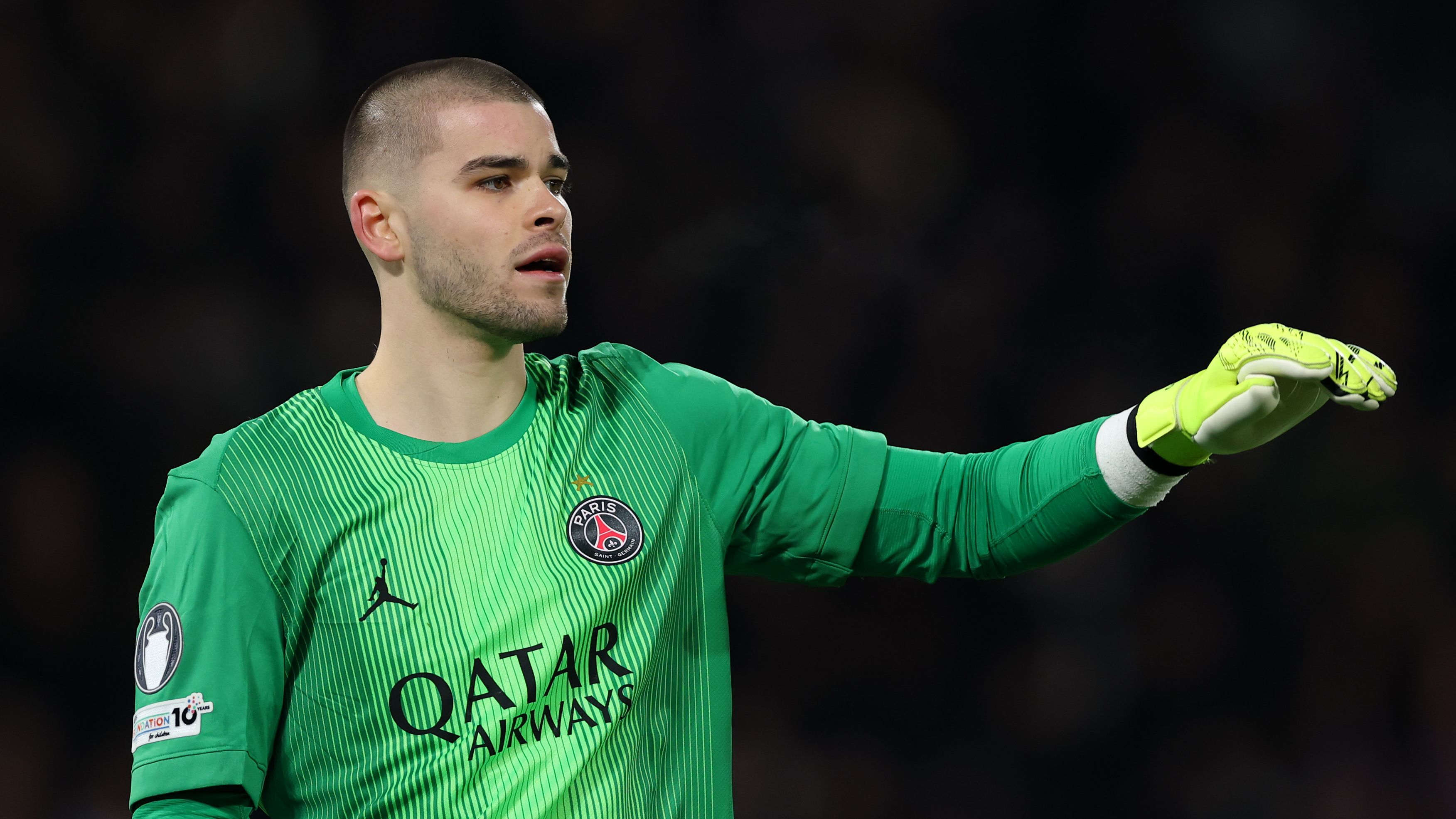 Lucas Chevalier vivement critiqué, un ancien du PSG et de l’OM vient à ...