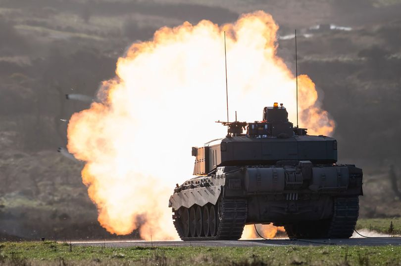 British Army debuts deadly new weapon in 'live fire' manned trials as ...