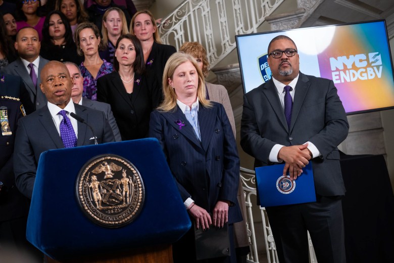 NYPD botched domestic violence responses before a murder, newly ...