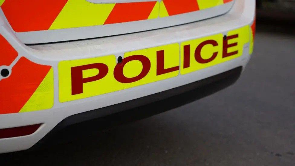 Nine arrested after police find car 'chop shop'