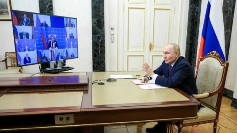 Putin offers $1bn to Trump’s ‘peace board’