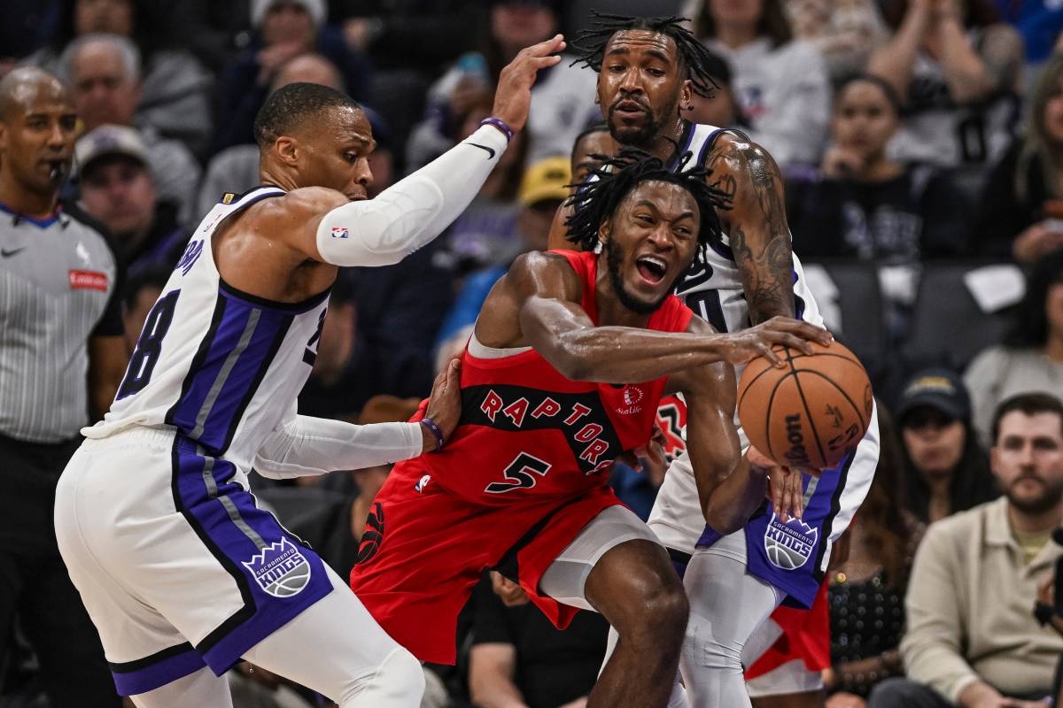 Barnes, Raptors heat up in third quarter to beat Kings 122-109