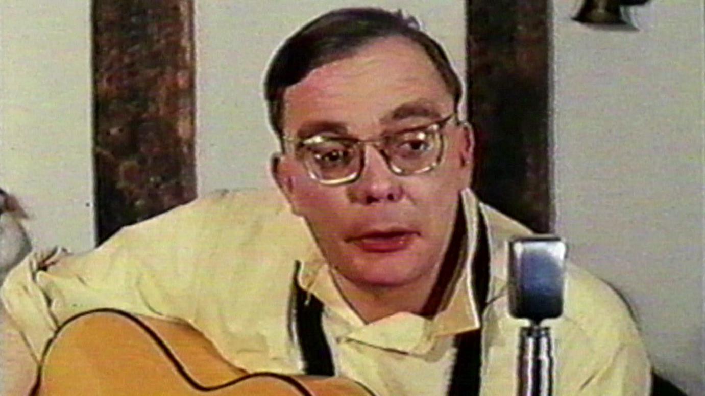Singing postman's 'nicotine gal' muse dies aged 92