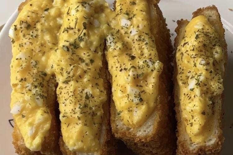 Roti goreng isi telur creamy, lumer dan bikin nagih