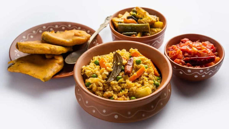 Significance of Gota Seddho and Shital Shasthi on Saraswati Puja