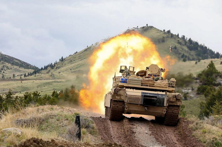British Army debuts deadly new weapon in 'live fire' manned trials as ...