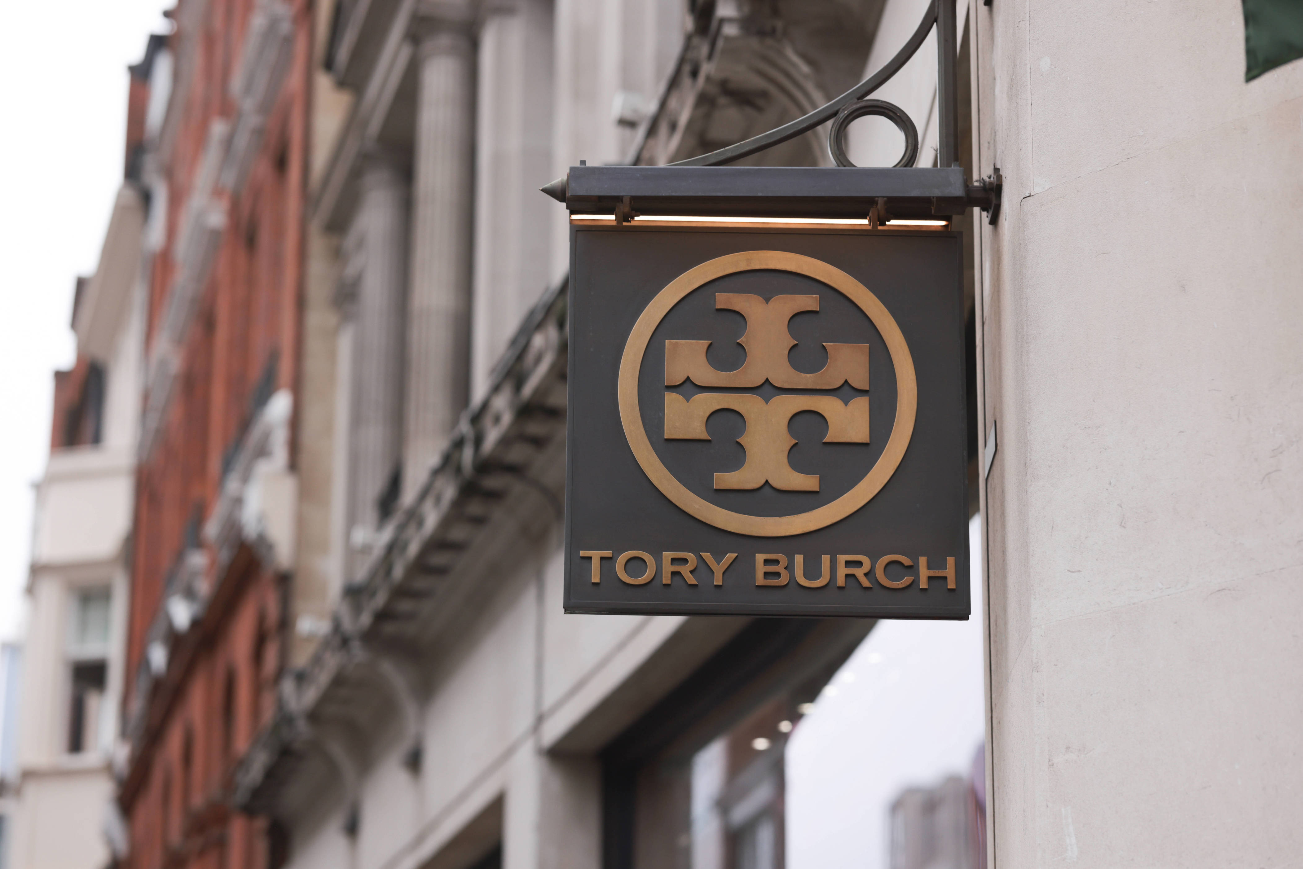 7 chic Tory Burch gifts to surprise her on Valentine's Day 2026