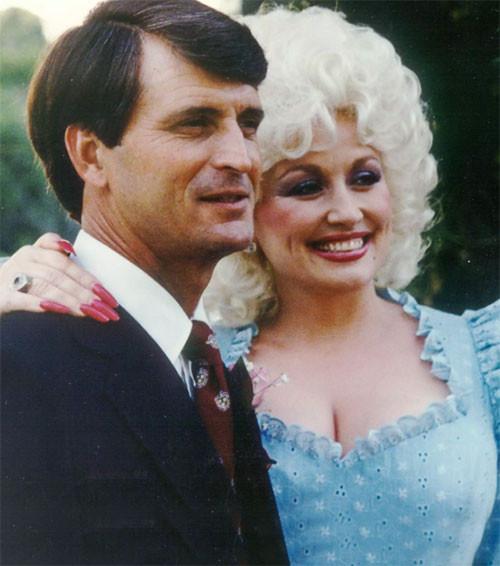 Ünlü şarkıcı, 11 kardeşiyle birlikte tek odalı bir evde büyüdü: 'Annem ...