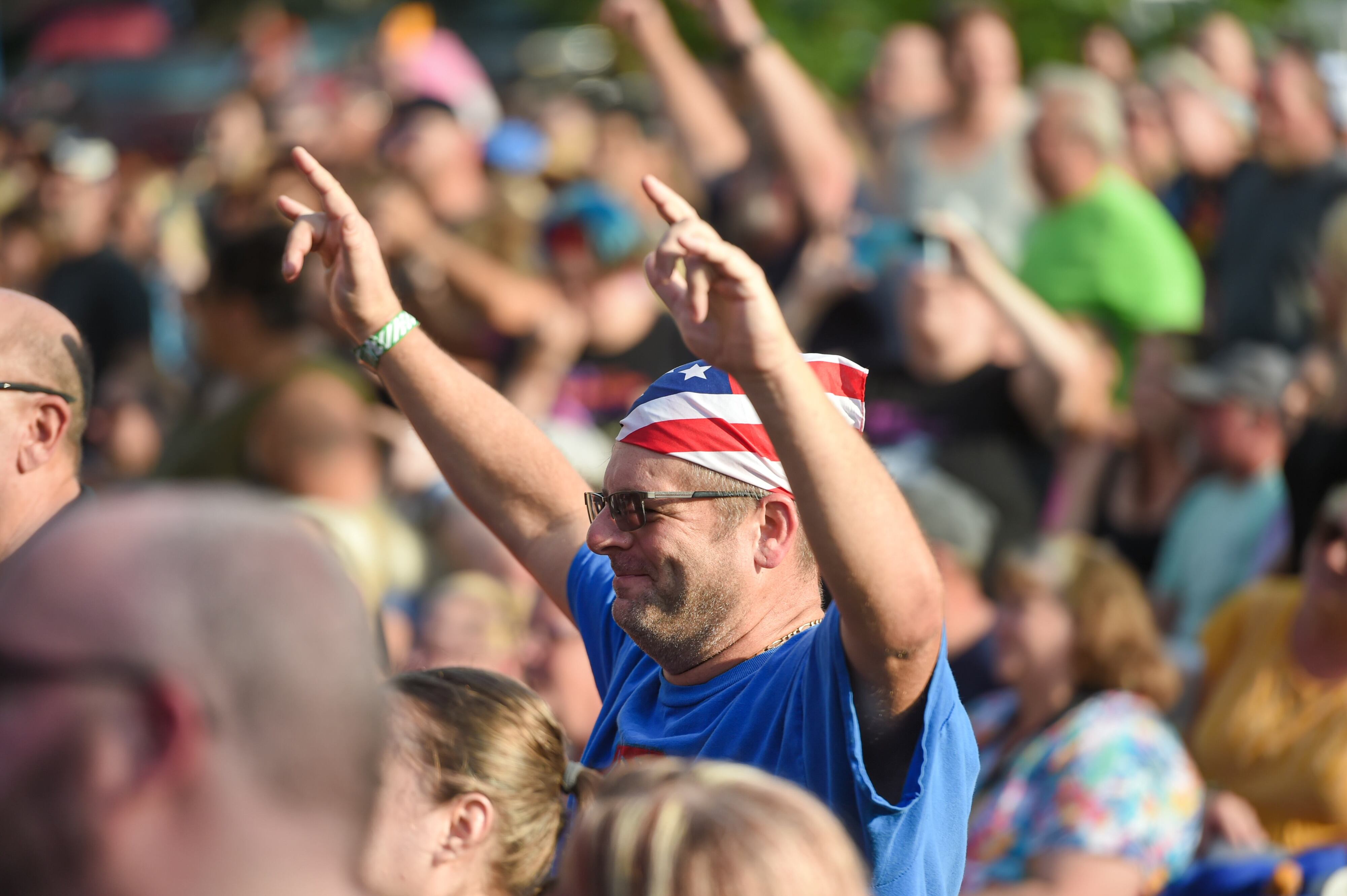 '80s rock singer responds after bandmate blames him for nixing reunion tour