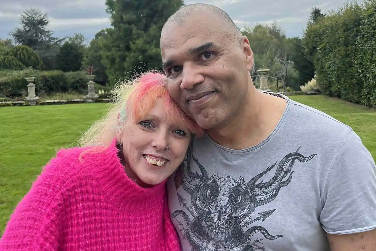 Scott Shearer descobre aos 12 anos que sua irmã era sua mãe e, décadas depois, reúne-se ...