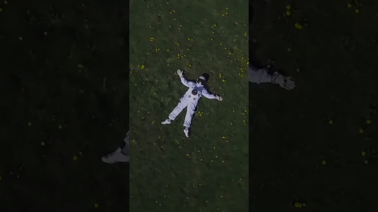 How would gravity on a flat Earth affect water and air?