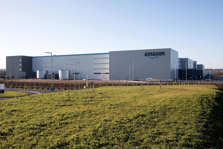 Gateshead Amazon team celebrates top employer award for third ...