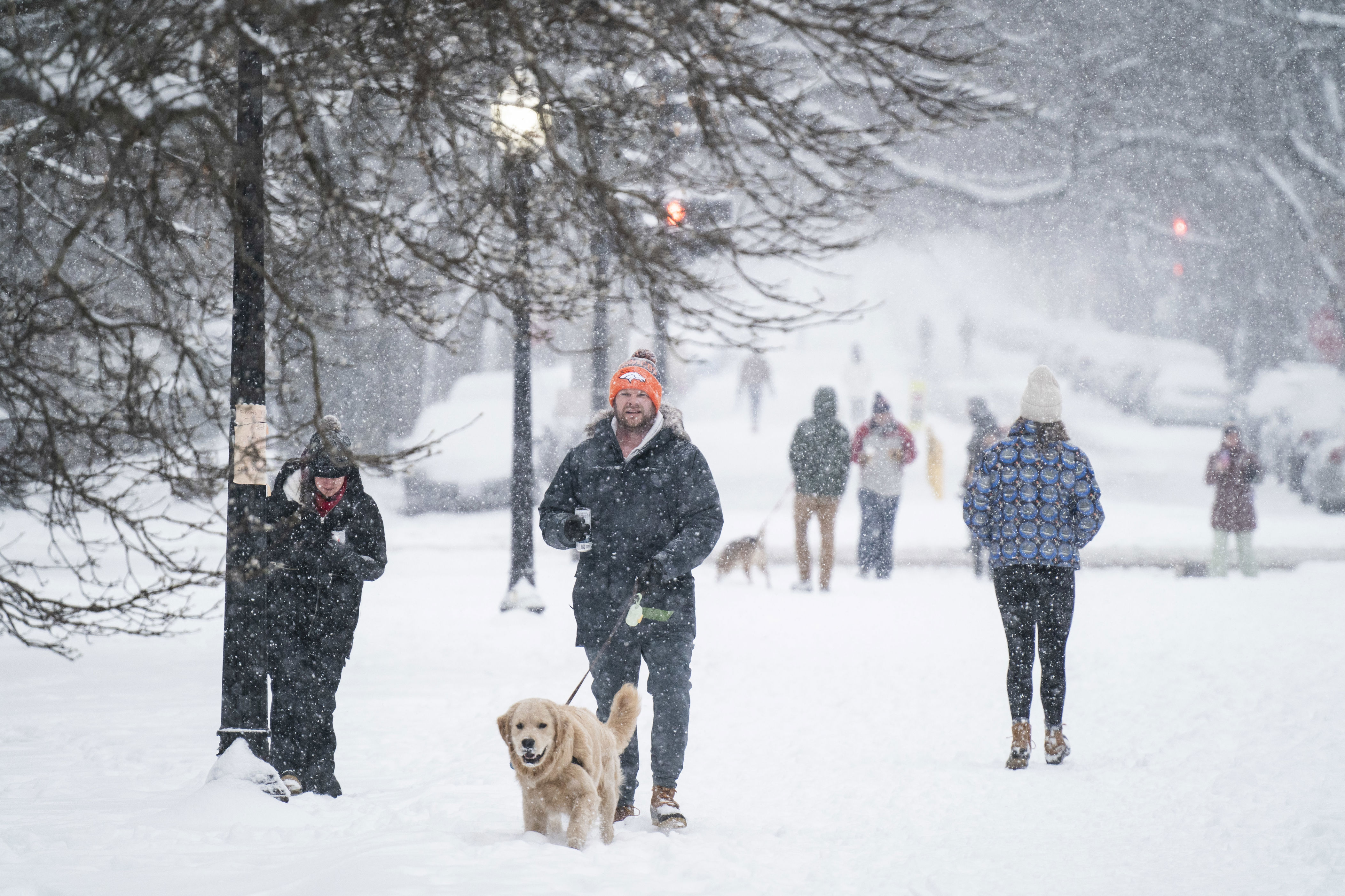 At least 5 to 10 inches of snow likely in DC area this weekend, plus ice